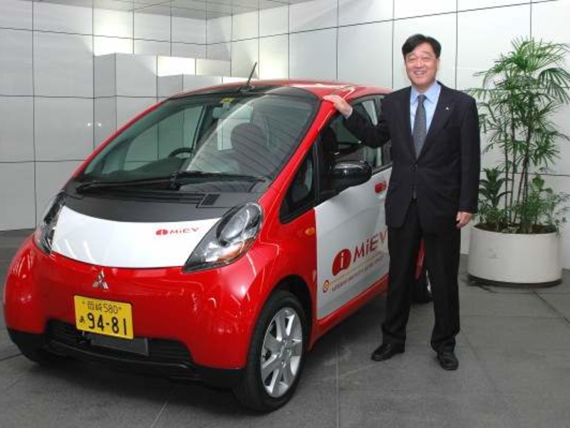 Mitsubishi prices new electric car at $45,660 | Automotive News