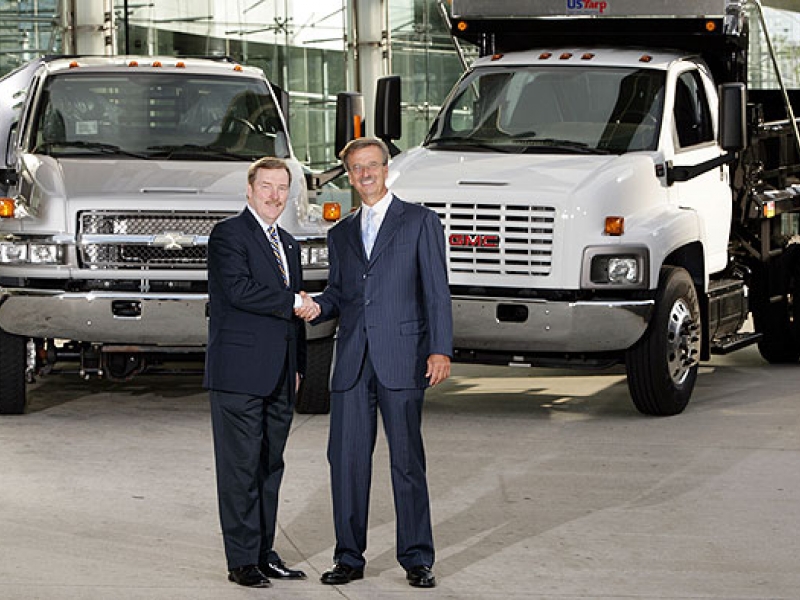 GM sells medium-duty truck business to Navistar | Automotive News