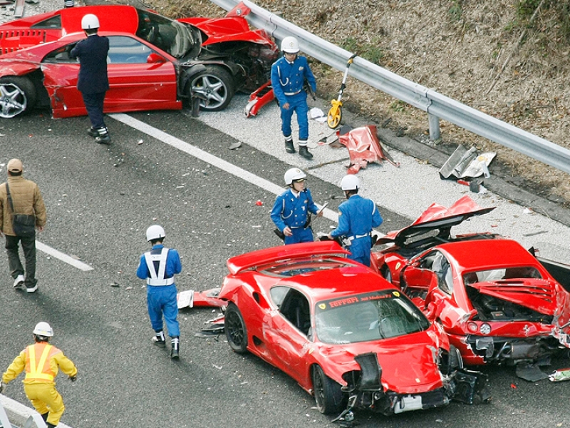 Supercar convoy damaged in 14-car Japan crash