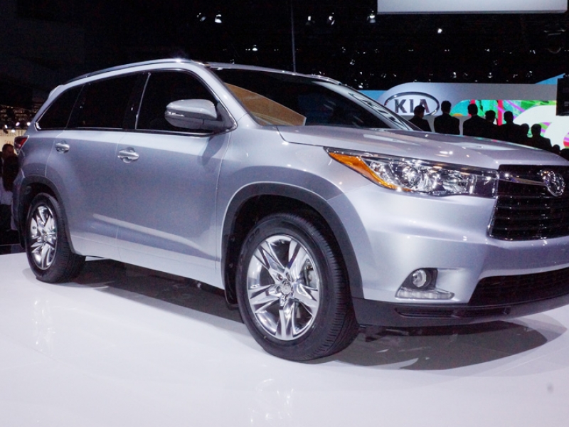 '14 Highlander: Same engines, much more juice | Automotive News