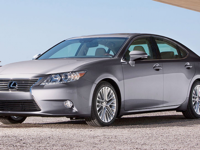 Lexus takes wraps off ES 350, hybrid | Automotive News