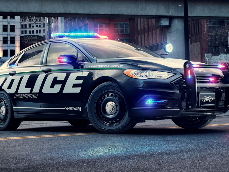 Ford boosts police vehicle lineup with pursuit-rated Fusion hybrid sedan