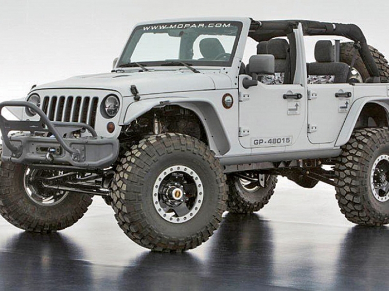 Modified Jeeps hit the trails