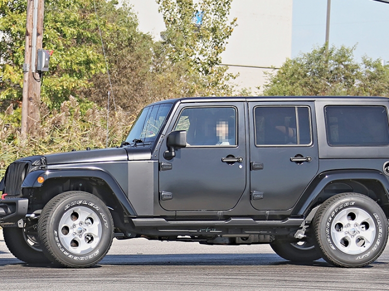 Longer Jeep Wrangler on the way