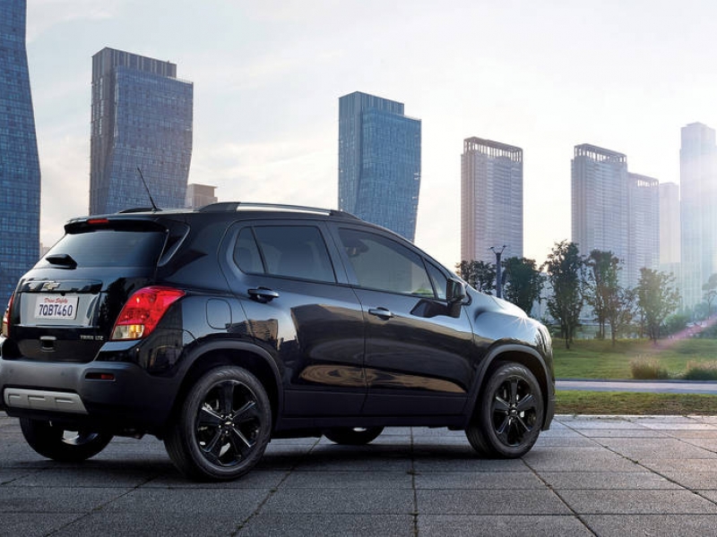 Chevy Trax Midnight Edition goes to the darkened side | Automotive News