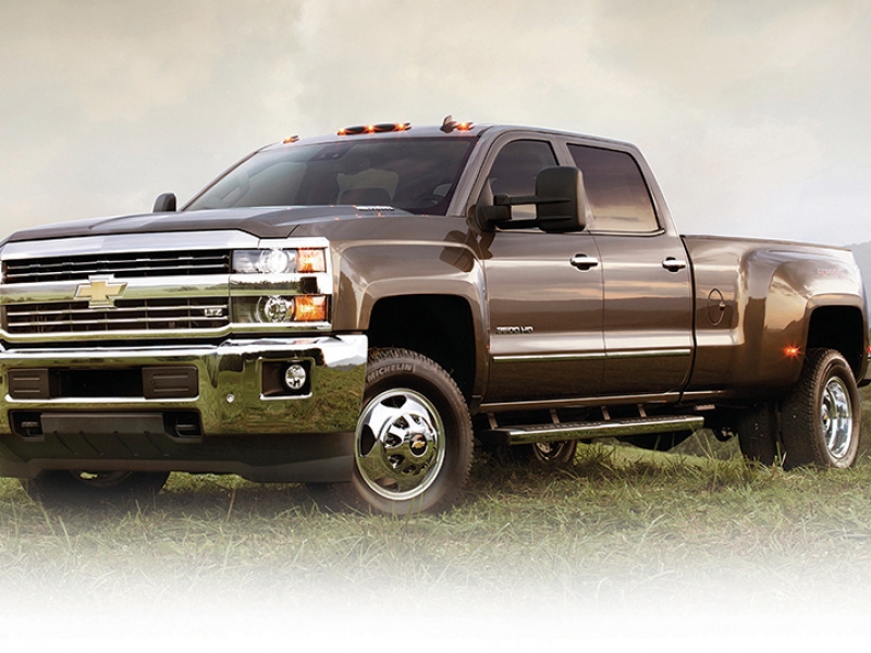 GM chases heavy-duty truck crown with new exteriors, cab redesign