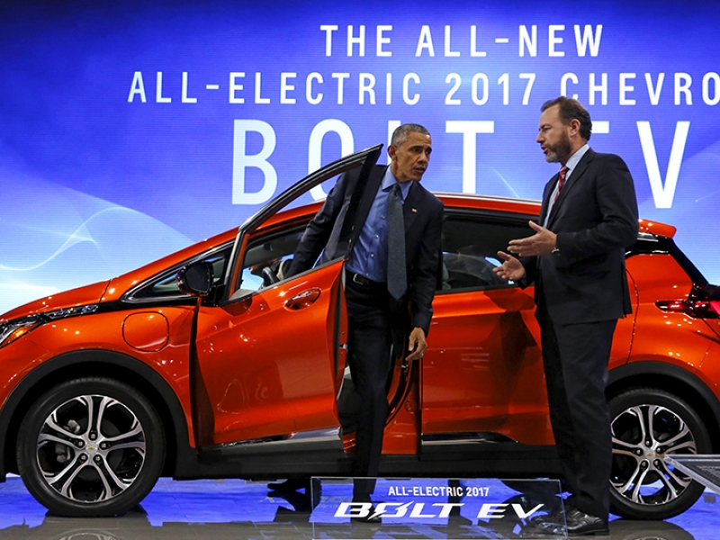 Detroit auto show sets best attendance record since 2003 peak