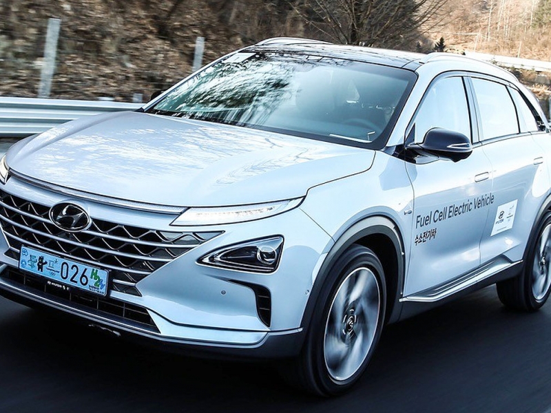 Hyundai Nexo is a rolling showcase of self-driving eco-car technology