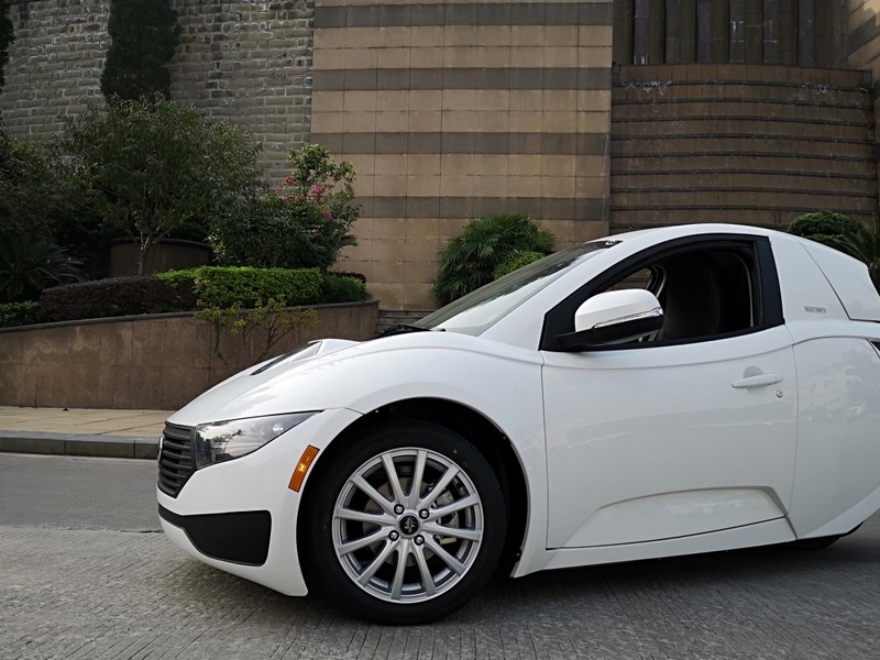 ElectraMeccanica plans more U.S. kiosks to sell single-seat Solo EV in U.S.