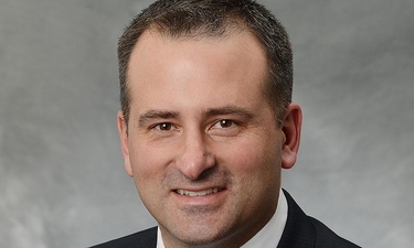 2016-Rising Star-David-DeGraaf | Automotive News