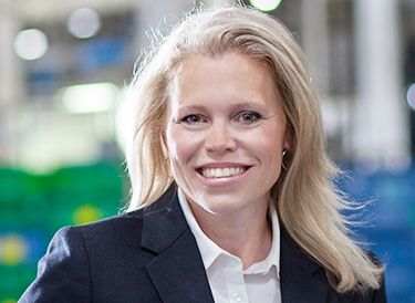 2020-leading-women-jennifer-johnson | Automotive News