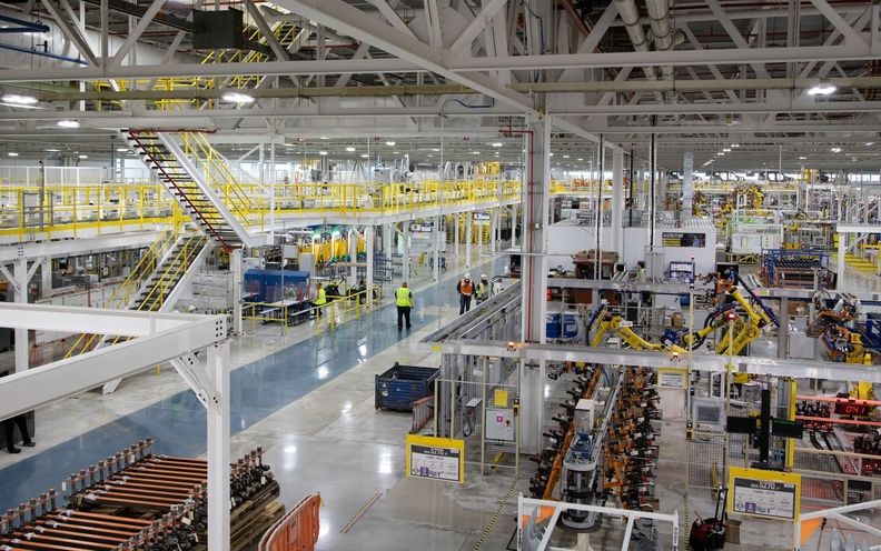 How FCA and its contractors put together Detroit's first new assembly ...