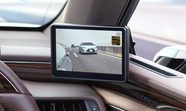 Lexus dumps side mirrors for sleek digital camera on next ES ...