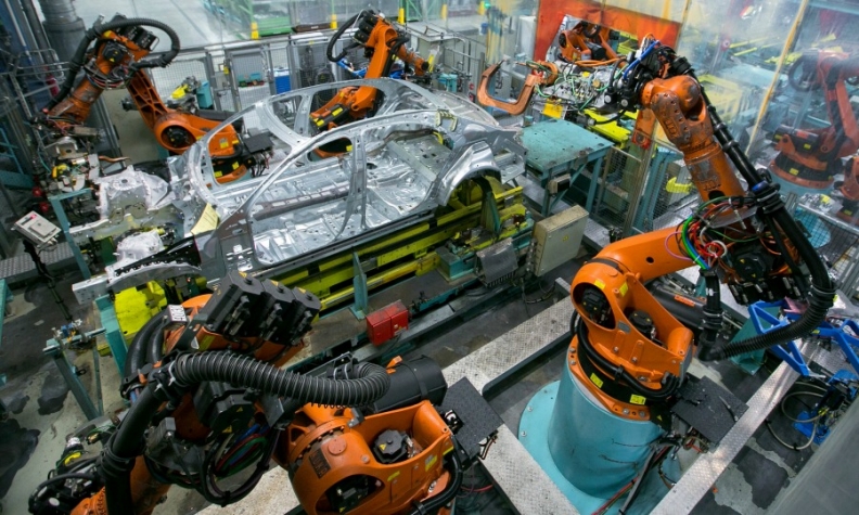 Why Mercedes is halting the robots' reign on assembly lines ...