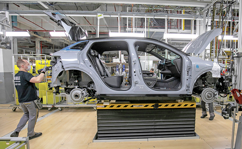 Europe's automakers are ahead of the game on decarbonizing | Automotive ...