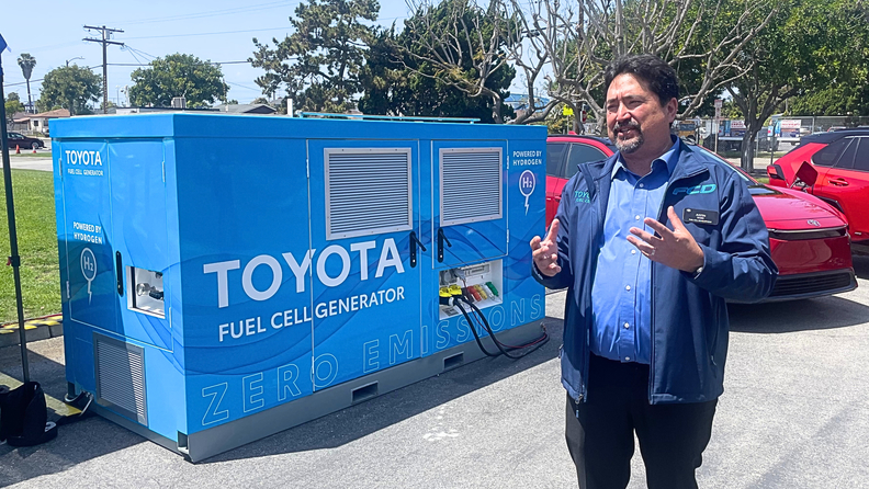 Toyota Mirai's fuel stack supports hydrogen business expansion ...