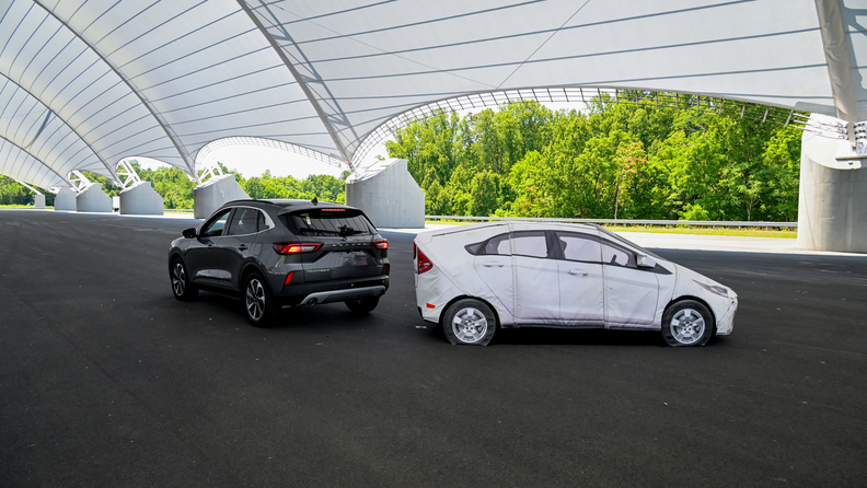 Rear automatic braking improves safety, IIHS says | Automotive News