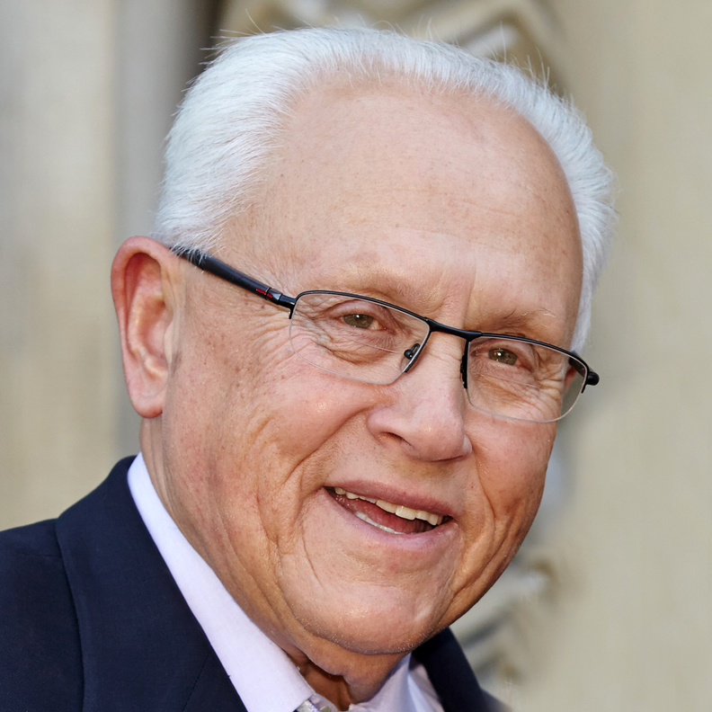 Ira Rosenberg, longtime New England dealer, dies at 82 | Automotive News