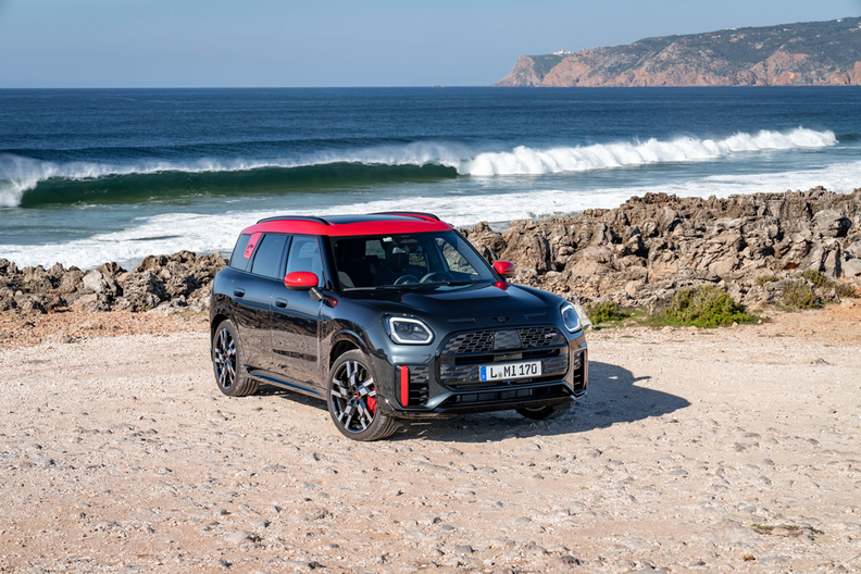 2025 Mini Countryman: More spacious cabin, updated tech | Automotive News