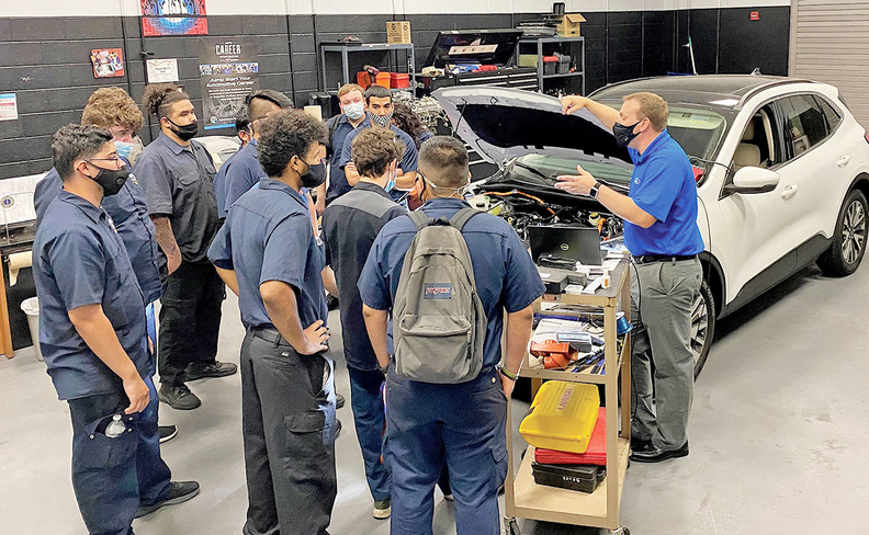Penske, community college partner on auto technician program ...