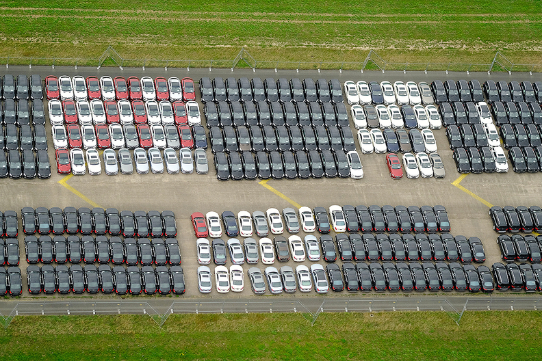 Mercedes vehicles pile up at German airport as supplier triggers ...