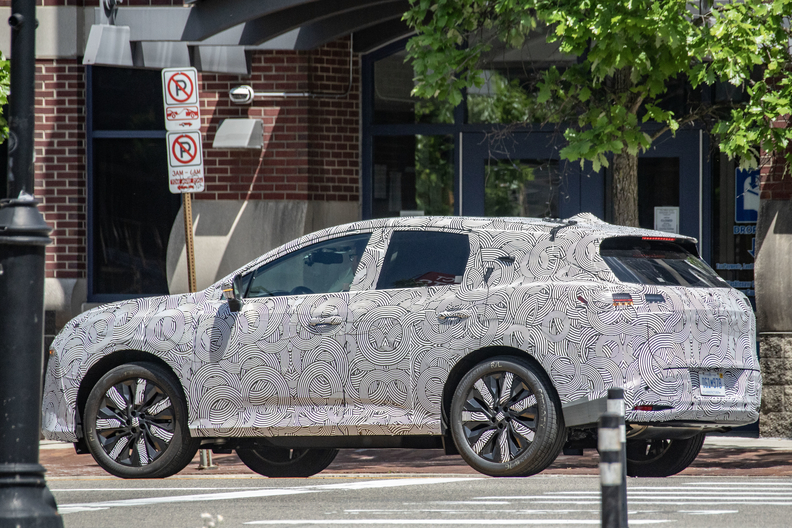 Nissan Murano redesign adopts dual-screen layout | Automotive News