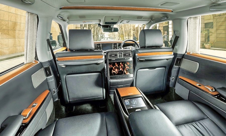 Redesigned Toyota Century recalls a bygone era of luxury | Automotive News