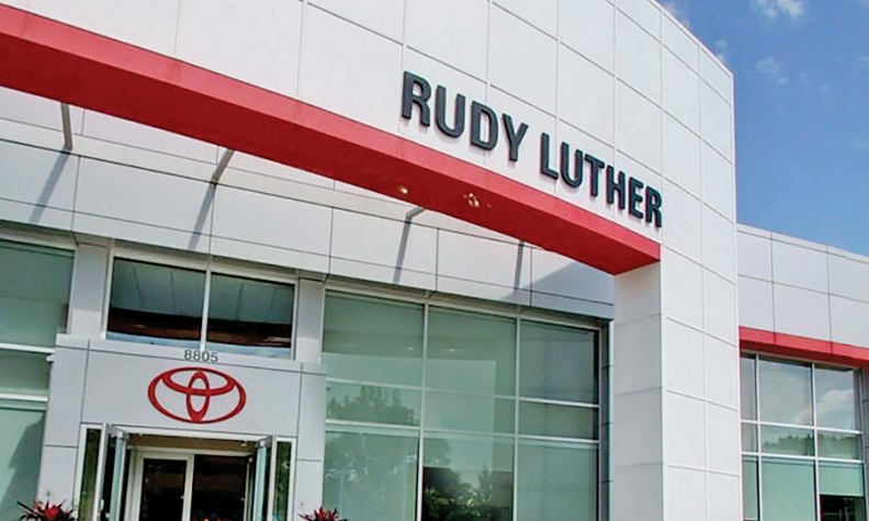 Luther Automotive Group mines data to find customers | Automotive News
