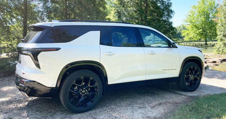2024 Chevy Traverse is more Tahoe than minivan alternative | Automotive ...