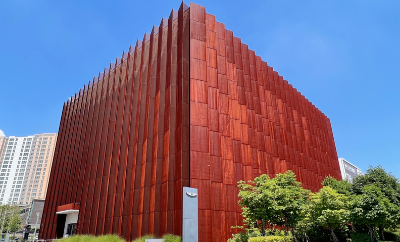 World's biggest Genesis studio treats customers like royalty ...