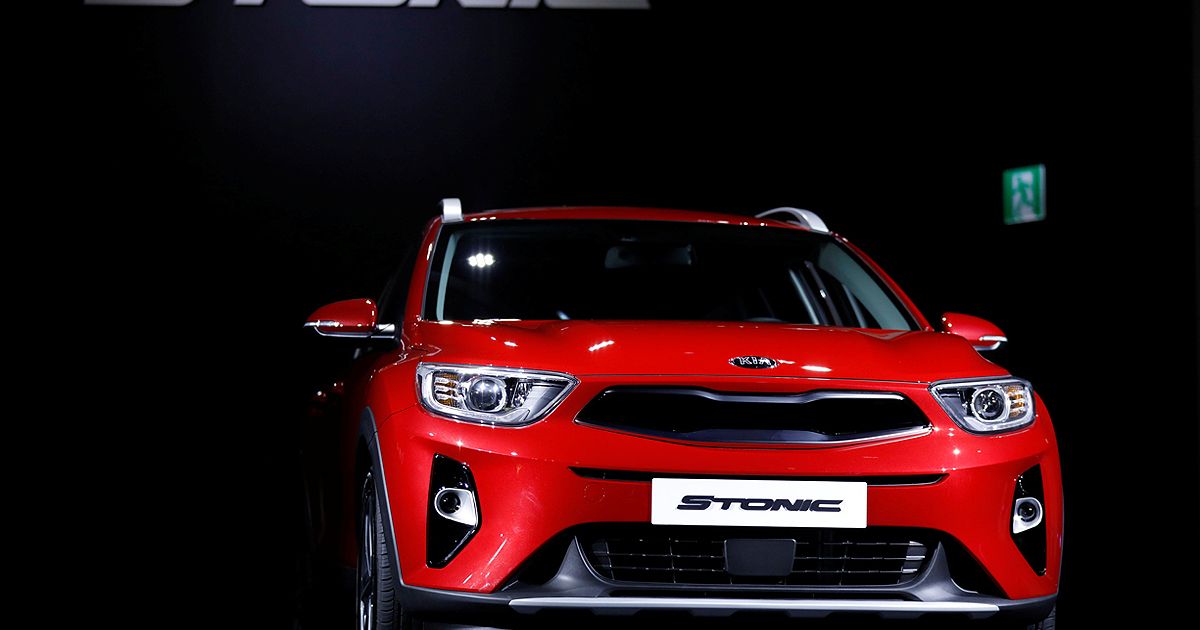Kia unveils more photos of small Stonic crossover | Automotive News