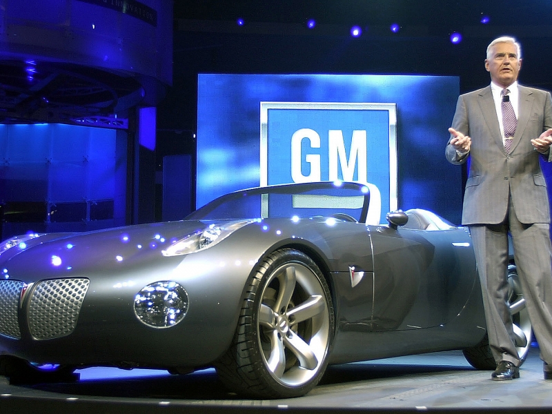 GM begins Pontiac Solstice shipments