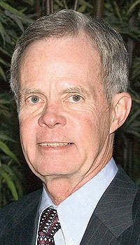 Dealers under the gun to fight ID theft | Automotive News