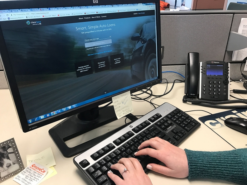 Ally debuts online auto financing market | Automotive News