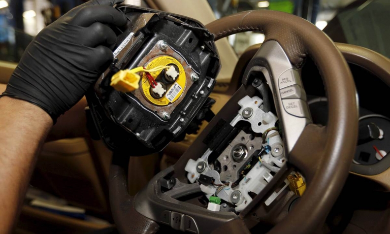 Honda says U.S. driver seriously injured by Takata inflator rupture ...